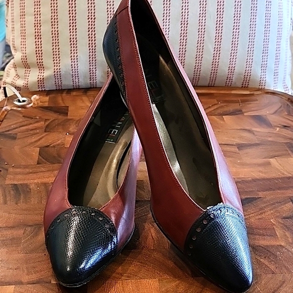 Vaneli | Shoes | Vaneli Leather Spectator Pumps Sz M | Poshmark